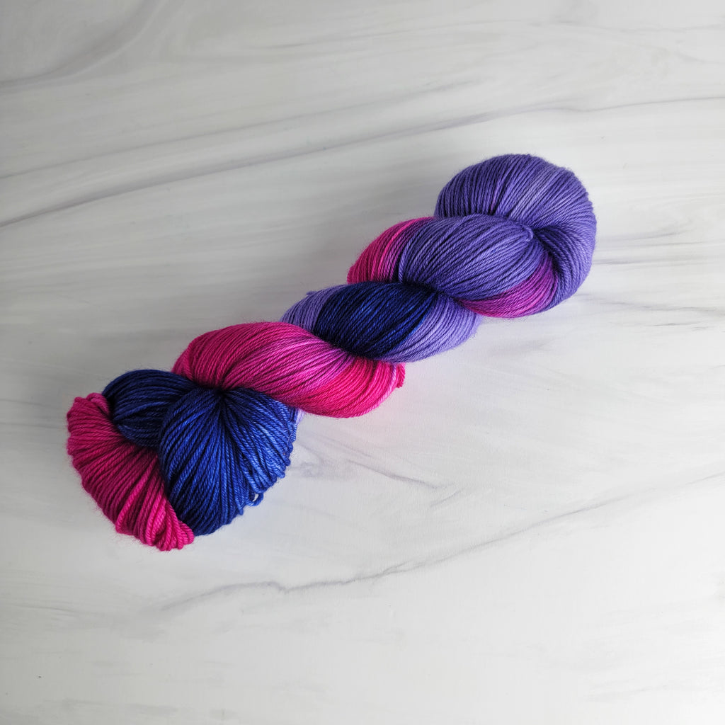 Both is Good - bisexual flag - Hand dyed variegated yarn - magenta pin ...
