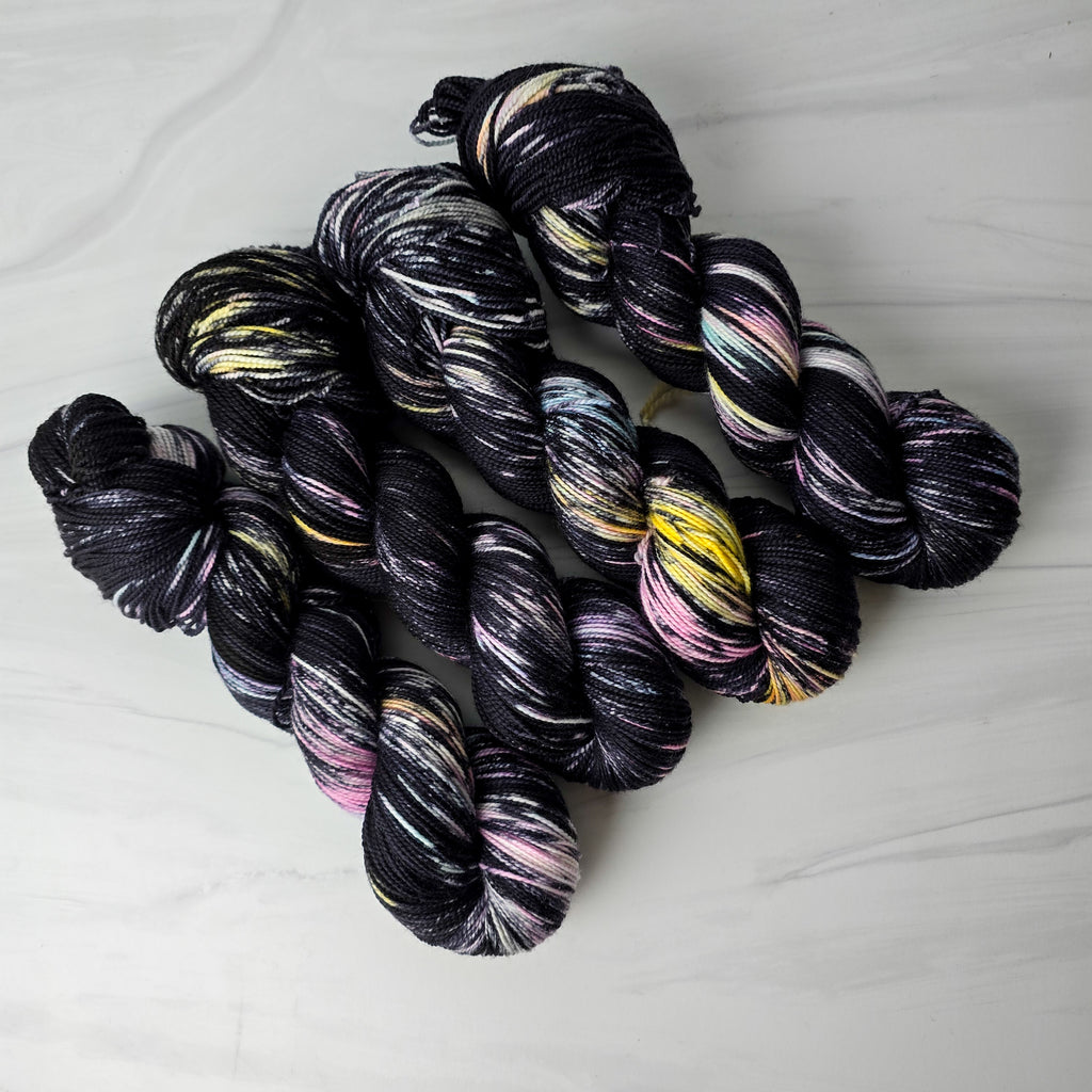 I Can Do It With a Broken Heart - Hand dyed yarn - Taylor Swift inspir ...